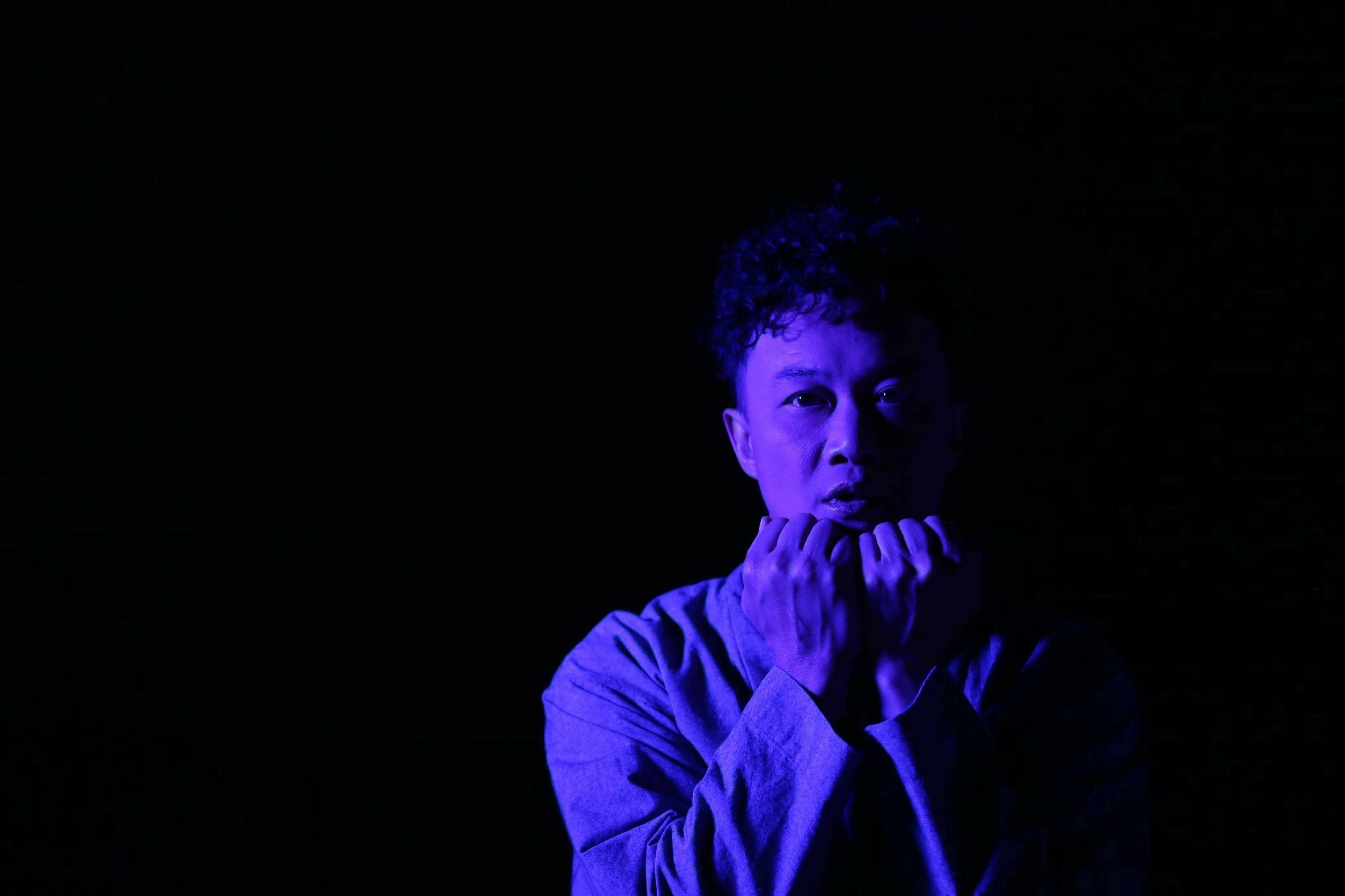 Eason陈奕迅全新歌曲《尘大师》面世 演唱会后闭关修炼酝酿新作 - 360娱乐，你开心就好