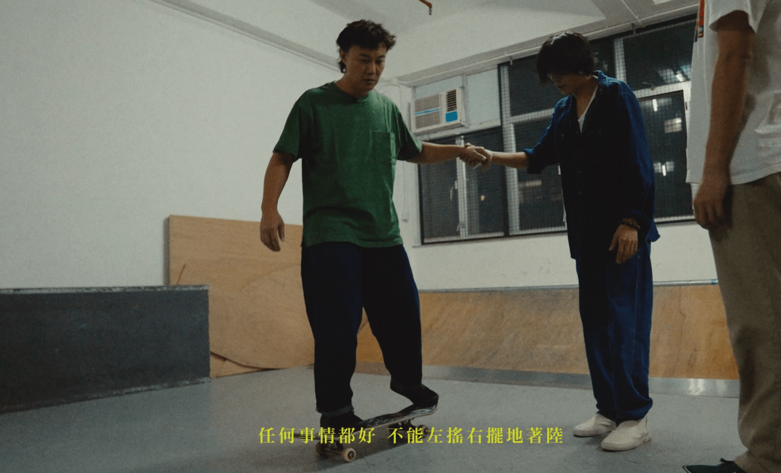 Eason陈奕迅演唱会“放宽位”1小时售空，《人啊人》花絮惊喜上线 - 360娱乐，你开心就好